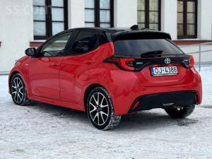 Sarkans Toyota Yaris 2021 Jelgava, ar dzinēja tilpumu 1.50 L un nobraukumu 50 tūkst. km par 17800 €, foto 8 vietnē AUTOMOTO.COM.LV