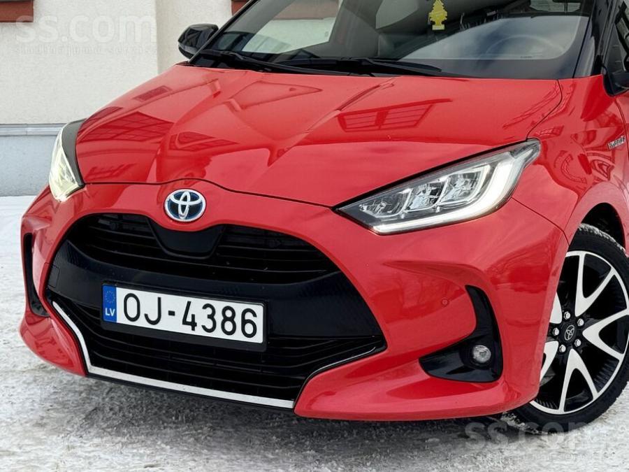 Sarkans Toyota Yaris 2021 Jelgava, ar dzinēja tilpumu 1.50 L un nobraukumu 50 tūkst. km par 17800 €, foto 12 vietnē AUTOMOTO.COM.LV