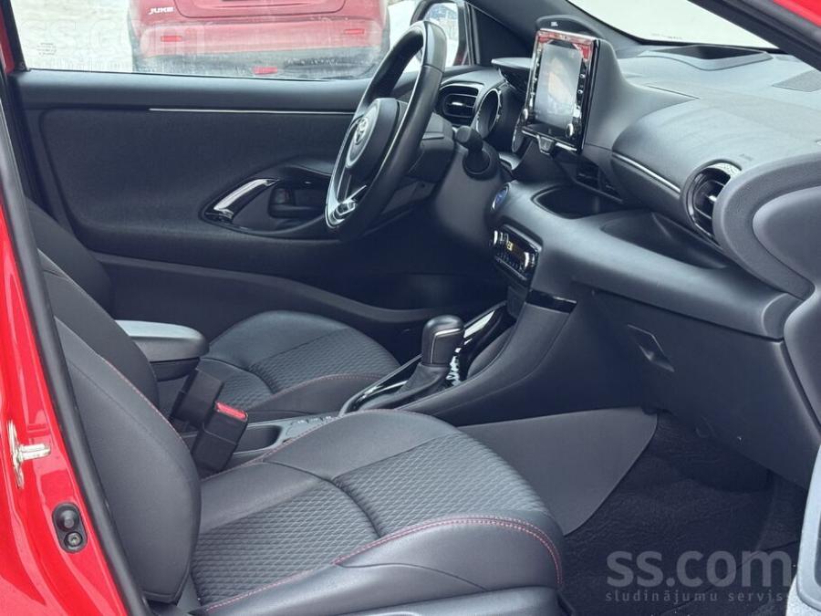 Sarkans Toyota Yaris 2021 Jelgava, ar dzinēja tilpumu 1.50 L un nobraukumu 50 tūkst. km par 17800 €, foto 14 vietnē AUTOMOTO.COM.LV