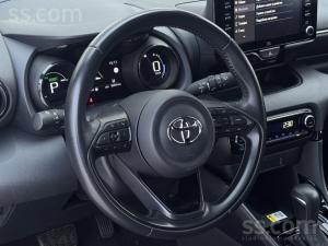 Sarkans Toyota Yaris 2021 Jelgava, ar dzinēja tilpumu 1.50 L un nobraukumu 50 tūkst. km par 17800 €, foto 26 vietnē AUTOMOTO.COM.LV