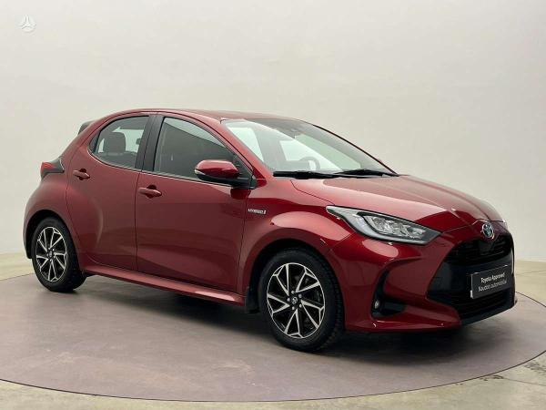 Sarkans Toyota Yaris 2021 Panevēža, ar dzinēja tilpumu 1.49 L un nobraukumu 135 tūkst. km par 15990 €, foto 3 vietnē AUTOMOTO.COM.LV