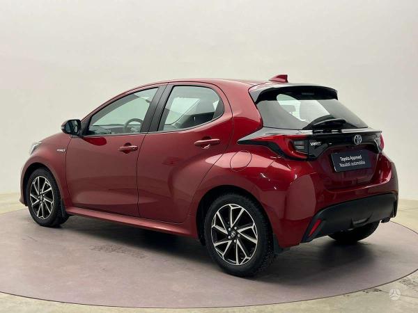 Sarkans Toyota Yaris 2021 Panevēža, ar dzinēja tilpumu 1.49 L un nobraukumu 135 tūkst. km par 15990 €, foto 6 vietnē AUTOMOTO.COM.LV