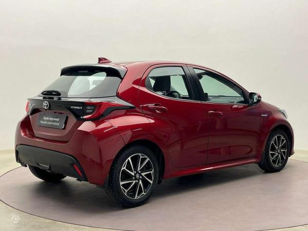 Sarkans Toyota Yaris 2021 Panevēža, ar dzinēja tilpumu 1.49 L un nobraukumu 135 tūkst. km par 15990 €, foto 8 vietnē AUTOMOTO.COM.LV