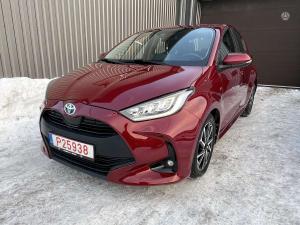Red Toyota Yaris 2021 in Telschi, with an engine capacity of 1.49 L and mileage of 94 thousand km for 13199 €, photo 3 on AUTOMOTO.COM.LV