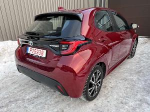 Red Toyota Yaris 2021 in Telschi, with an engine capacity of 1.49 L and mileage of 94 thousand km for 13199 €, photo 7 on AUTOMOTO.COM.LV
