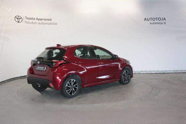 Red Toyota Yaris 2021 in Kaunas, with an engine capacity of 1.49 L and mileage of 23 thousand km for 14900 €, photo 2 on AUTOMOTO.COM.LV