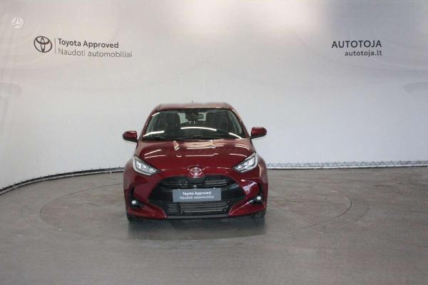 Red Toyota Yaris 2021 in Kaunas, with an engine capacity of 1.49 L and mileage of 23 thousand km for 14900 €, photo 5 on AUTOMOTO.COM.LV