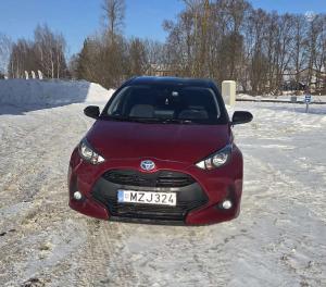 Sarkans Toyota Yaris 2021 Viļņa, ar dzinēja tilpumu 1.49 L un nobraukumu 88 tūkst. km par 15500 €, foto 7 vietnē AUTOMOTO.COM.LV