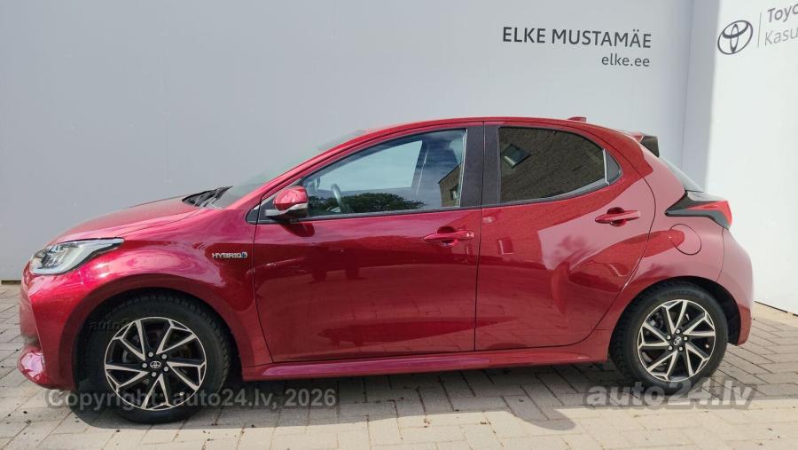 Red Toyota Yaris 2021 in Tallinn, with an engine capacity of 1.49 L and mileage of 43 thousand km for 18395 €, photo 4 on AUTOMOTO.COM.LV