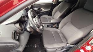 Red Toyota Yaris 2021 in Tallinn, with an engine capacity of 1.49 L and mileage of 43 thousand km for 18395 €, photo 12 on AUTOMOTO.COM.LV