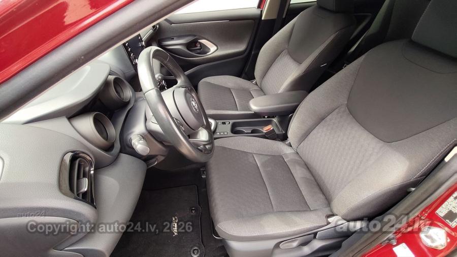 Red Toyota Yaris 2021 in Tallinn, with an engine capacity of 1.49 L and mileage of 43 thousand km for 18395 €, photo 12 on AUTOMOTO.COM.LV