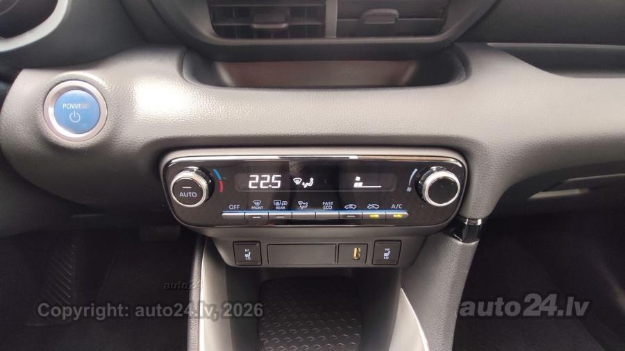 Red Toyota Yaris 2021 in Tallinn, with an engine capacity of 1.49 L and mileage of 43 thousand km for 18395 €, photo 20 on AUTOMOTO.COM.LV