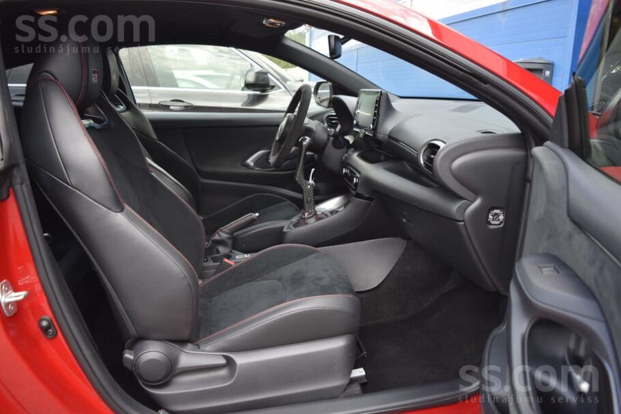 Sarkans Toyota Yaris 2021 Rīga, ar dzinēja tilpumu 1.60 L un nobraukumu 51 tūkst. km par 47000 €, foto 11 vietnē AUTOMOTO.COM.LV