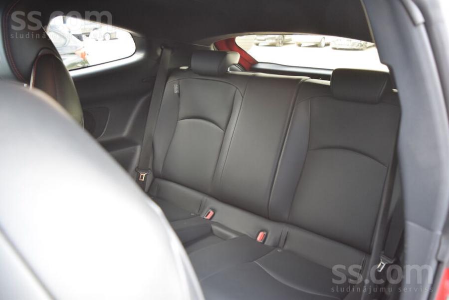 Sarkans Toyota Yaris 2021 Rīga, ar dzinēja tilpumu 1.60 L un nobraukumu 51 tūkst. km par 47000 €, foto 12 vietnē AUTOMOTO.COM.LV