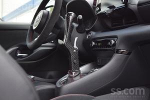 Sarkans Toyota Yaris 2021 Rīga, ar dzinēja tilpumu 1.60 L un nobraukumu 51 tūkst. km par 47000 €, foto 13 vietnē AUTOMOTO.COM.LV