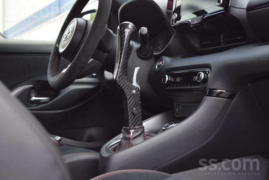 Sarkans Toyota Yaris 2021 Rīga, ar dzinēja tilpumu 1.60 L un nobraukumu 51 tūkst. km par 47000 €, foto 13 vietnē AUTOMOTO.COM.LV