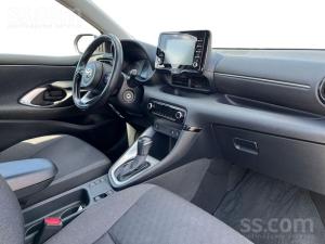 Sarkans Toyota Yaris 2021 Rīga, ar dzinēja tilpumu 1.50 L un nobraukumu 177 tūkst. km par 13490 €, foto 7 vietnē AUTOMOTO.COM.LV