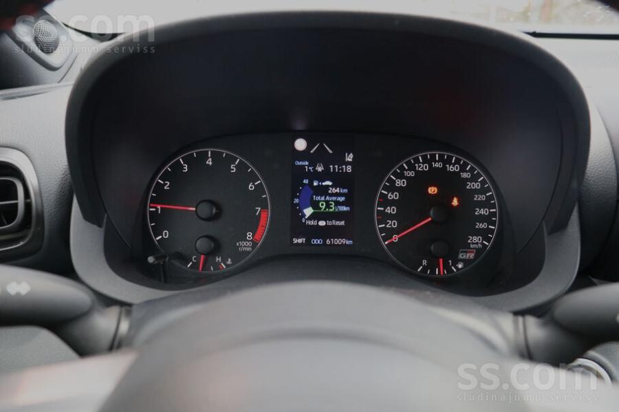 Red Toyota Yaris 2021 in Riga, with an engine capacity of 1.60 L and mileage of 62 thousand km for 28500 €, photo 12 on AUTOMOTO.COM.LV