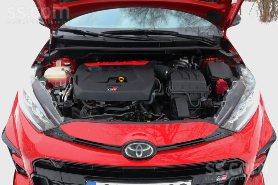 Red Toyota Yaris 2021 in Riga, with an engine capacity of 1.60 L and mileage of 62 thousand km for 28500 €, photo 20 on AUTOMOTO.COM.LV
