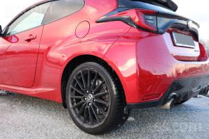 Red Toyota Yaris 2021 in Riga, with an engine capacity of 1.60 L and mileage of 62 thousand km for 28500 €, photo 22 on AUTOMOTO.COM.LV