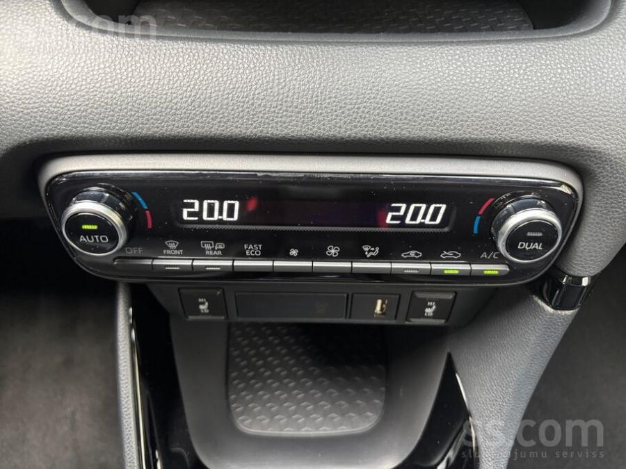 Красный Тойота Ярис 2021 в Рига, объемом двигателя 1.50 л и пробегом 47 тыс. км за 14800 €, фото 18 на AUTOMOTO.COM.LV