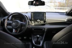 Красный Тойота Ярис 2021 в Рига, объемом двигателя 1.60 л и пробегом 63 тыс. км за 28500 €, фото 12 на AUTOMOTO.COM.LV