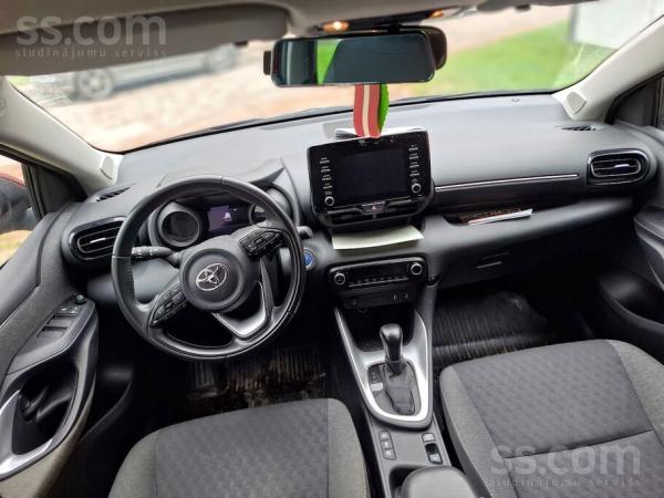 Sarkans Toyota Yaris 2021 Dobele, ar dzinēja tilpumu 1.50 L un nobraukumu 68 tūkst. km par 18500 €, foto 9 vietnē AUTOMOTO.COM.LV