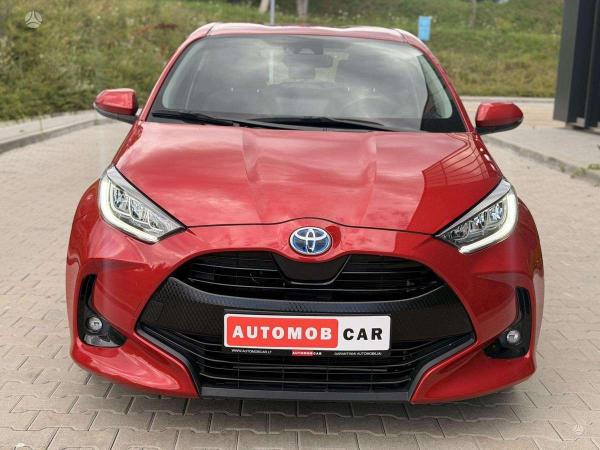 Sarkans Toyota Yaris 2021 Viļņa, ar dzinēja tilpumu 1.49 L un nobraukumu 69 tūkst. km par 16850 €, foto 3 vietnē AUTOMOTO.COM.LV
