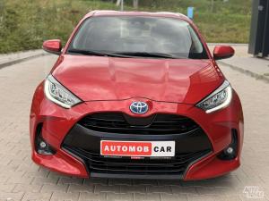 Red Toyota Yaris 2021 in Vilnius, with an engine capacity of 1.50 L and mileage of 69 thousand km for 16850 €, photo 5 on AUTOMOTO.COM.LV