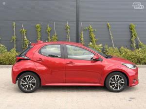Red Toyota Yaris 2021 in Vilnius, with an engine capacity of 1.50 L and mileage of 69 thousand km for 16850 €, photo 8 on AUTOMOTO.COM.LV