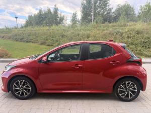 Red Toyota Yaris 2021 in Vilnius, with an engine capacity of 1.50 L and mileage of 69 thousand km for 16850 €, photo 17 on AUTOMOTO.COM.LV