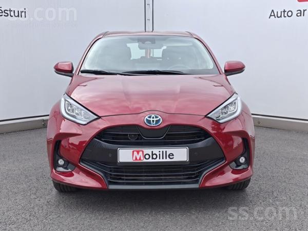 Red Toyota Yaris 2021 in Riga, with an engine capacity of 1.50 L and mileage of 69 thousand km for 18500 €, photo 2 on AUTOMOTO.COM.LV