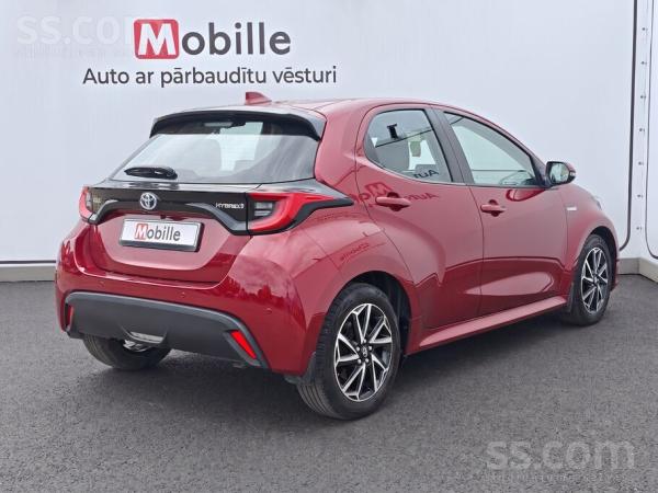 Red Toyota Yaris 2021 in Riga, with an engine capacity of 1.50 L and mileage of 69 thousand km for 18500 €, photo 6 on AUTOMOTO.COM.LV