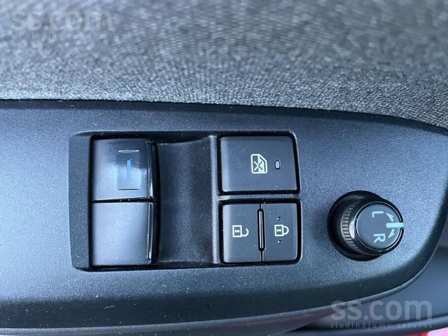 Sarkans Toyota Yaris 2021 Rīga, ar dzinēja tilpumu 1.50 L un nobraukumu 166 tūkst. km par 14500 €, foto 22 vietnē AUTOMOTO.COM.LV