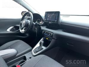 Sarkans Toyota Yaris 2021 Rīga, ar dzinēja tilpumu 1.50 L un nobraukumu 172 tūkst. km par 11900 €, foto 7 vietnē AUTOMOTO.COM.LV