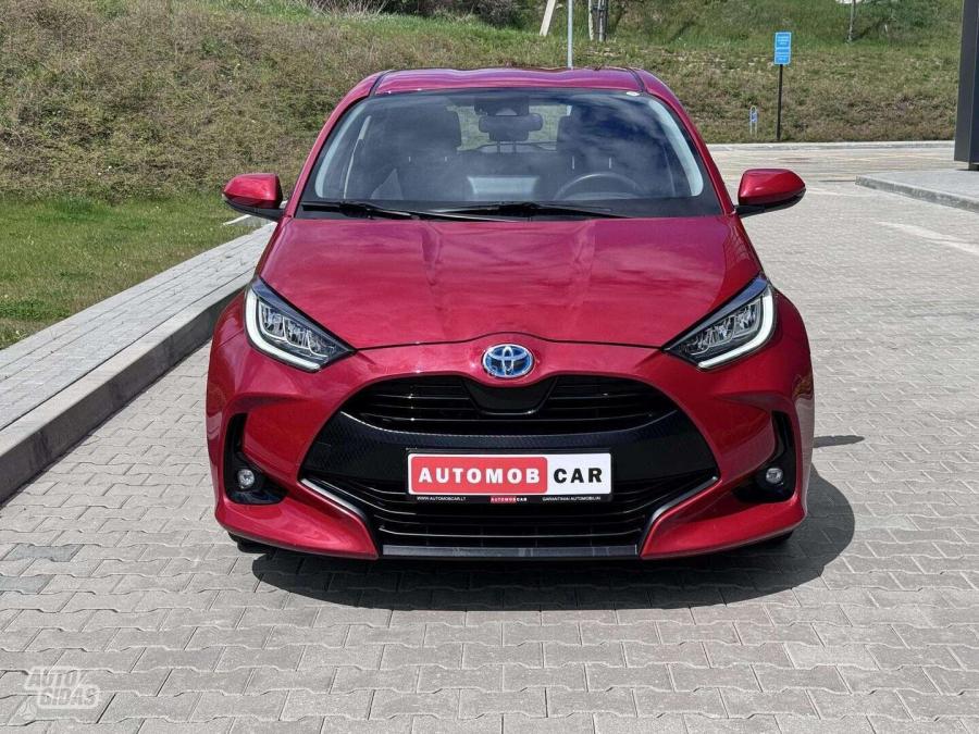 Sarkans Toyota Yaris 2022 Viļņa, ar dzinēja tilpumu 1.50 L un nobraukumu 102 tūkst. km par 17250 €, foto 4 vietnē AUTOMOTO.COM.LV