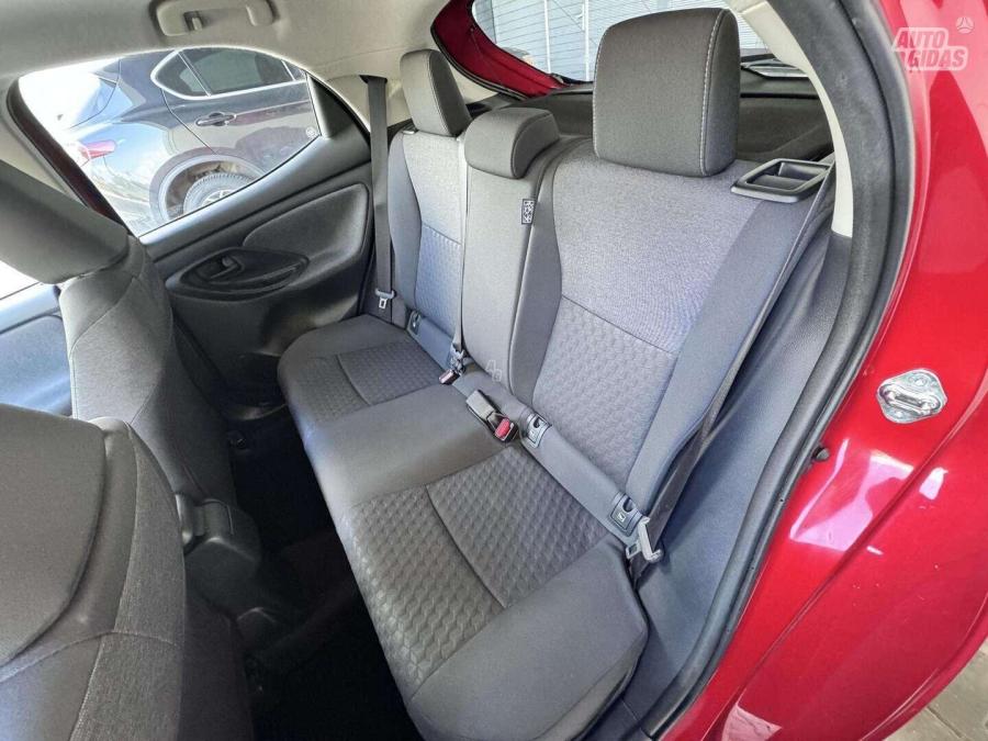 Sarkans Toyota Yaris 2022 Viļņa, ar dzinēja tilpumu 1.50 L un nobraukumu 102 tūkst. km par 17250 €, foto 17 vietnē AUTOMOTO.COM.LV