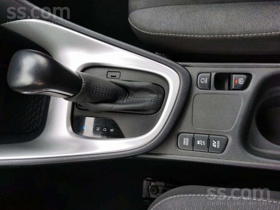 Sarkans Toyota Yaris 2022 Rīga, ar dzinēja tilpumu 1.50 L un nobraukumu 118 tūkst. km par 13500 €, foto 6 vietnē AUTOMOTO.COM.LV