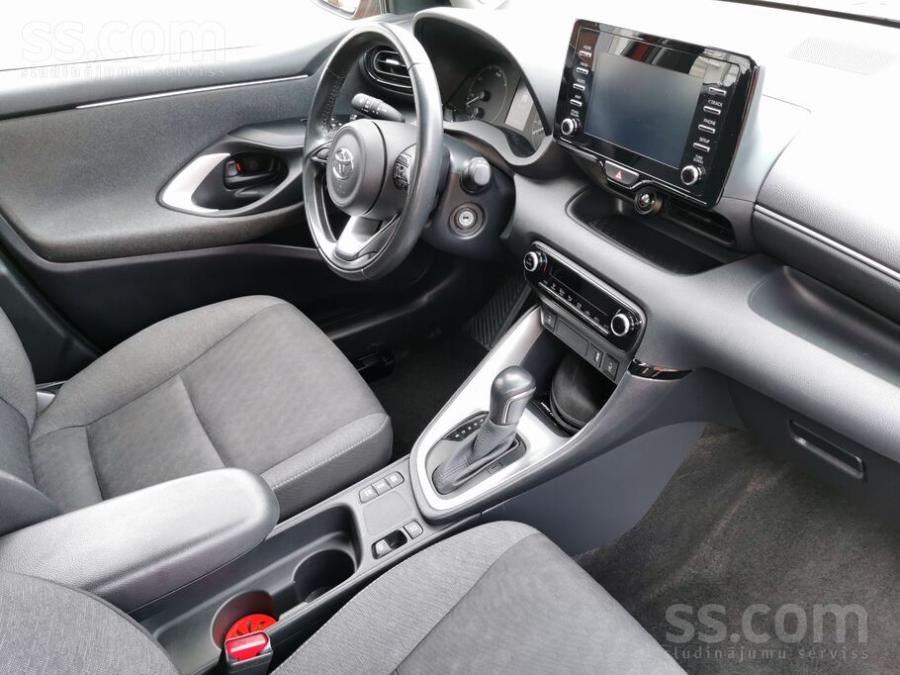 Sarkans Toyota Yaris 2022 Rīga, ar dzinēja tilpumu 1.50 L un nobraukumu 118 tūkst. km par 13500 €, foto 9 vietnē AUTOMOTO.COM.LV