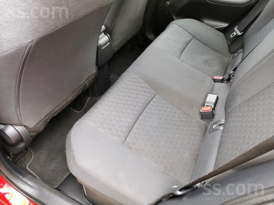 Sarkans Toyota Yaris 2022 Rīga, ar dzinēja tilpumu 1.50 L un nobraukumu 118 tūkst. km par 13500 €, foto 10 vietnē AUTOMOTO.COM.LV