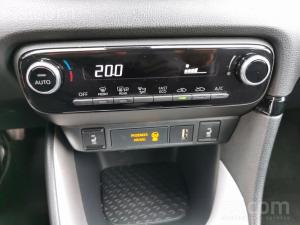 Sarkans Toyota Yaris 2022 Rīga, ar dzinēja tilpumu 1.50 L un nobraukumu 118 tūkst. km par 13500 €, foto 15 vietnē AUTOMOTO.COM.LV
