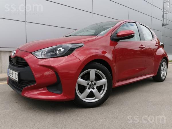 Red Toyota Yaris 2022 in Riga, with an engine capacity of 1.50 L and mileage of 118 thousand km for 13950 €, photo 1 on AUTOMOTO.COM.LV