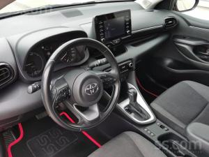 Sarkans Toyota Yaris 2022 Rīga, ar dzinēja tilpumu 1.50 L un nobraukumu 118 tūkst. km par 13950 €, foto 5 vietnē AUTOMOTO.COM.LV