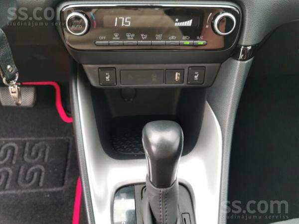 Sarkans Toyota Yaris 2022 Rīga, ar dzinēja tilpumu 1.50 L un nobraukumu 118 tūkst. km par 13950 €, foto 5 vietnē AUTOMOTO.COM.LV