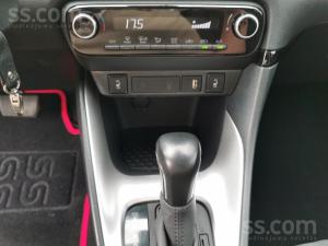 Sarkans Toyota Yaris 2022 Rīga, ar dzinēja tilpumu 1.50 L un nobraukumu 118 tūkst. km par 13950 €, foto 6 vietnē AUTOMOTO.COM.LV