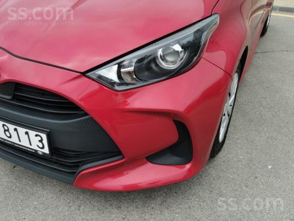 Sarkans Toyota Yaris 2022 Rīga, ar dzinēja tilpumu 1.50 L un nobraukumu 118 tūkst. km par 13950 €, foto 10 vietnē AUTOMOTO.COM.LV