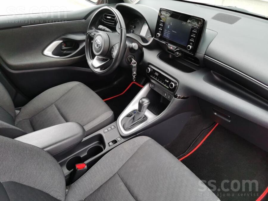 Sarkans Toyota Yaris 2022 Rīga, ar dzinēja tilpumu 1.50 L un nobraukumu 118 tūkst. km par 13950 €, foto 13 vietnē AUTOMOTO.COM.LV