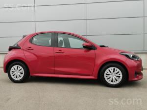Sarkans Toyota Yaris 2022 Rīga, ar dzinēja tilpumu 1.50 L un nobraukumu 118 tūkst. km par 13950 €, foto 21 vietnē AUTOMOTO.COM.LV