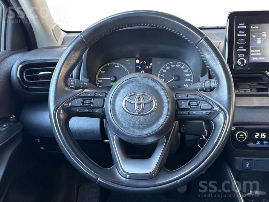 Sarkans Toyota Yaris 2022 Rīga, ar dzinēja tilpumu 1.50 L un nobraukumu 191 tūkst. km par 12990 €, foto 13 vietnē AUTOMOTO.COM.LV