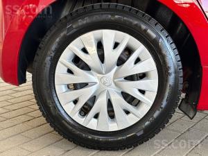 Sarkans Toyota Yaris 2022 Rīga, ar dzinēja tilpumu 1.50 L un nobraukumu 191 tūkst. km par 12990 €, foto 24 vietnē AUTOMOTO.COM.LV